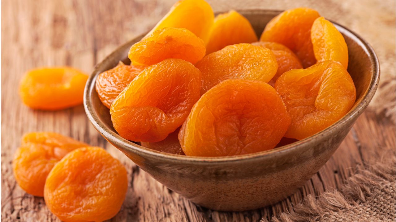 9 High Iron Fruits to Boost Your Health